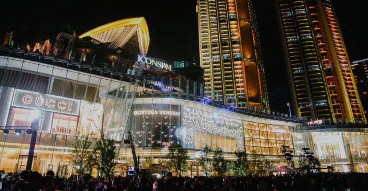 จะอยู่หรือจะไป? การปรากฏตัวของ ICONSIAM ในวันที่กรุงเทพฯ เอ่อล้นไปด้วย ...